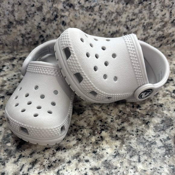 CROCS | Shoes | Crocs White Sandals With Ventilation And Heel Strap ...